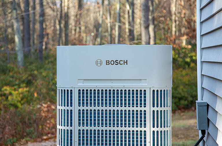 Bosch erwirbt Geschäftsbereiche von Johnson Controls und Hitachi | IKZ