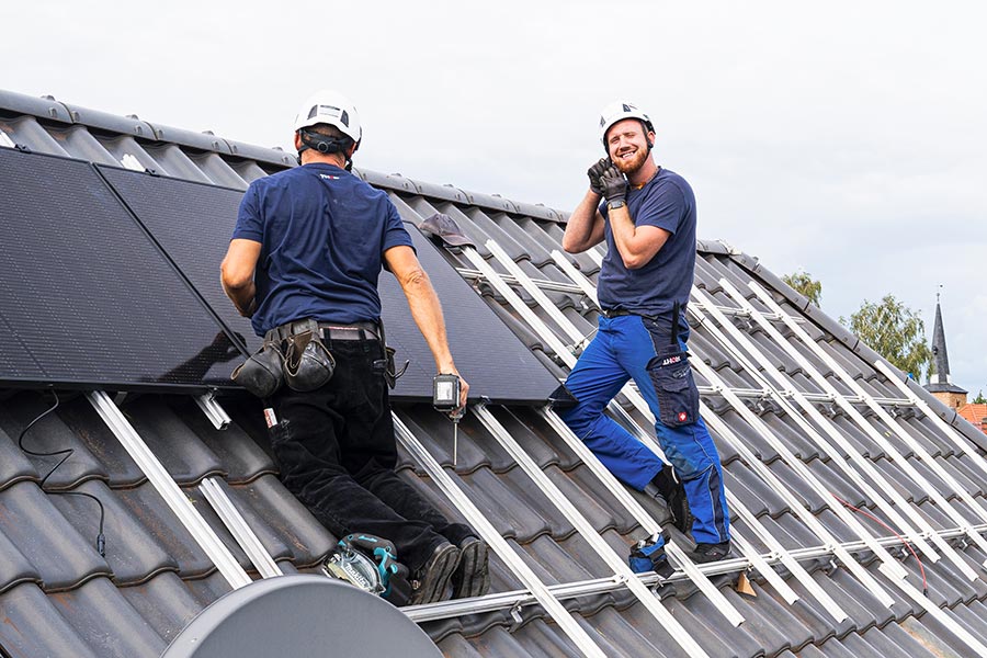 GC-Gruppe mit bundesweitem PV-Montageservice | IKZ
